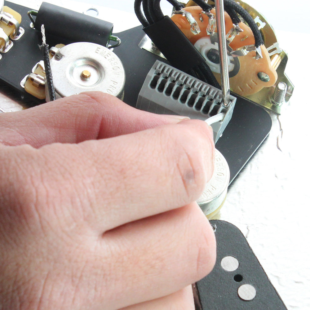 ObsidianWire | A guide to using solder-less connectors